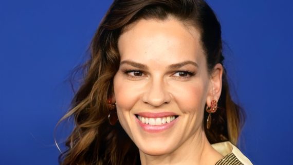 Hilary Swank: incinta di 2 gemelli a 48 anni | La Città News