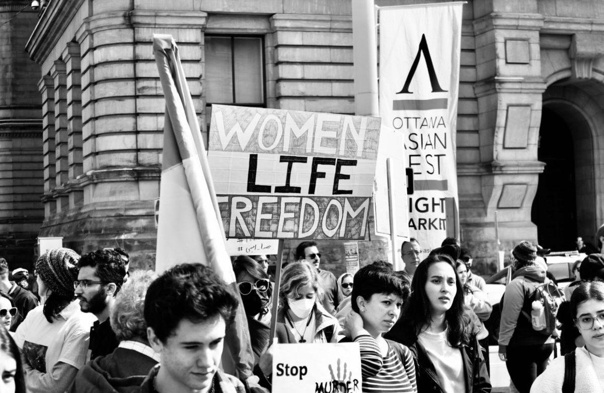 Hadith Najafi, la giovane donna diventata simbolo delle proteste in ...